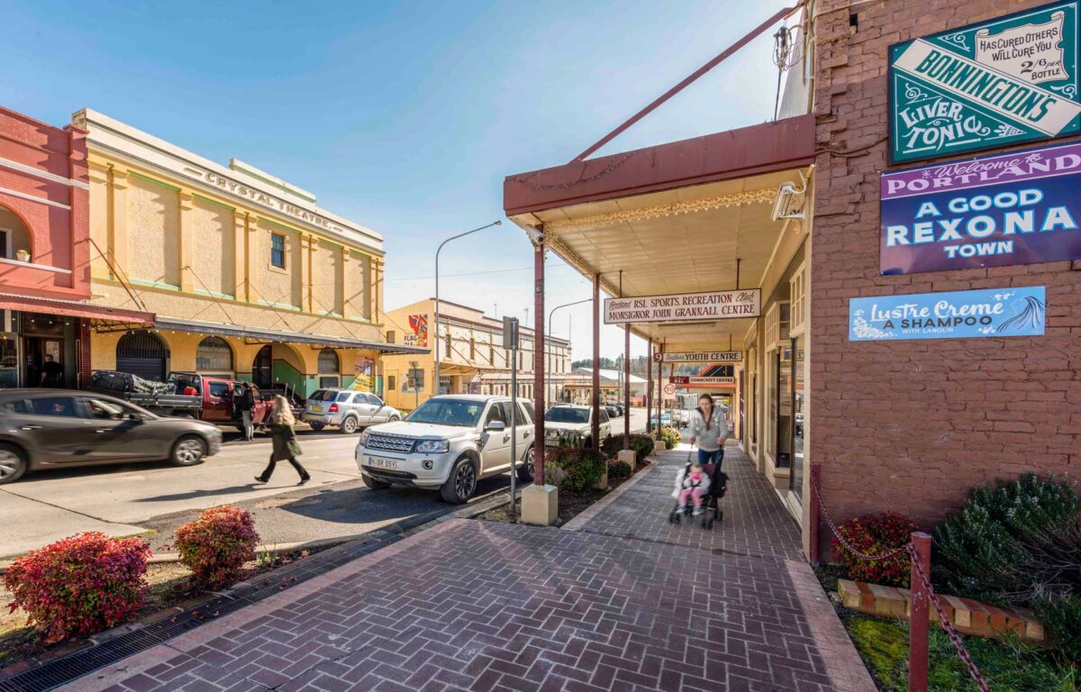 Discover Shopping & Amenities in Lithgow Region